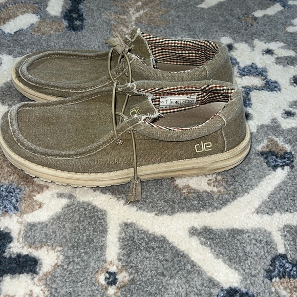 Hey Dude | Shoes | Hey Dude Mens Wally Nut 1061600 Us 7 | Poshmark